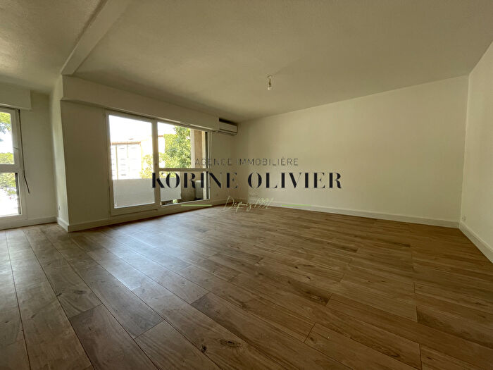 Appartement à louer - Aix-en-Provence, Jas de Bouffan - 2 pièces - 1 chambre
