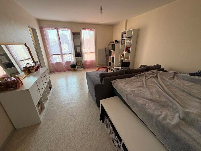 Morier-Rigny-Pont Volant-Joué Centre, Joué-lès-Tours : Appartement 1 pièce à louer