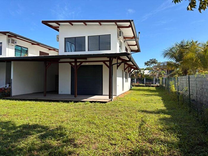 Maison à louer - Cayenne - 4 pièces - 3 chambres