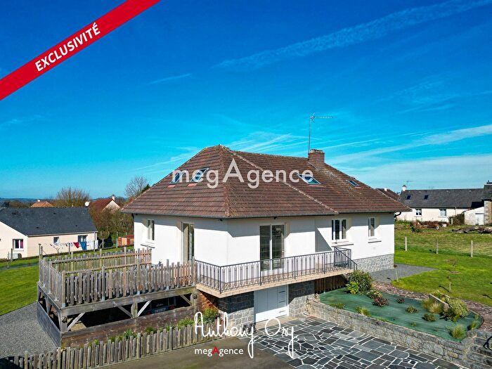 Maison à vendre - Saint-Germain-de-Tallevende-la-Lande-Vaumont - 8 pièces - 5 chambres