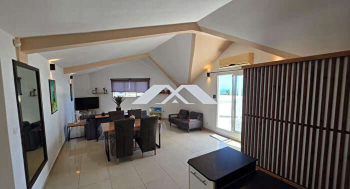 Appartement à vendre - Saint-Denis, La Bretagne, Sainte-Clotilde - 4 pièces - 3 chambres