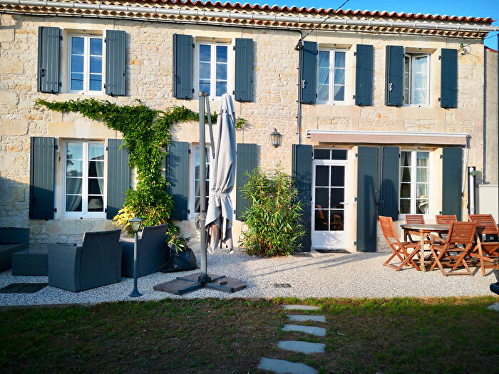 Maison à vendre - Meursac - 6 pièces - 4 chambres