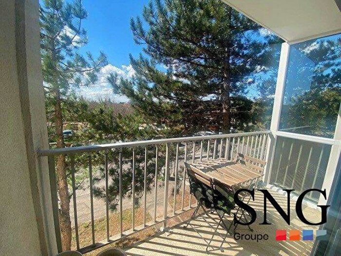 Appartement à louer - La Lauzette-Les Massuguettes, Salon-de-Provence - 3 pièces - 2 chambres