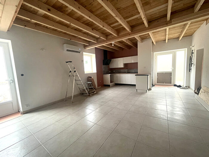 Maison à louer - Saint-Rambert-dAlbon - 4 pièces - 3 chambres