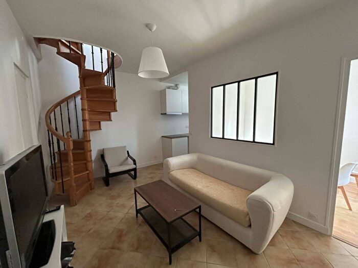 Appartement à louer - République, Suresnes - 3 pièces - 2 chambres