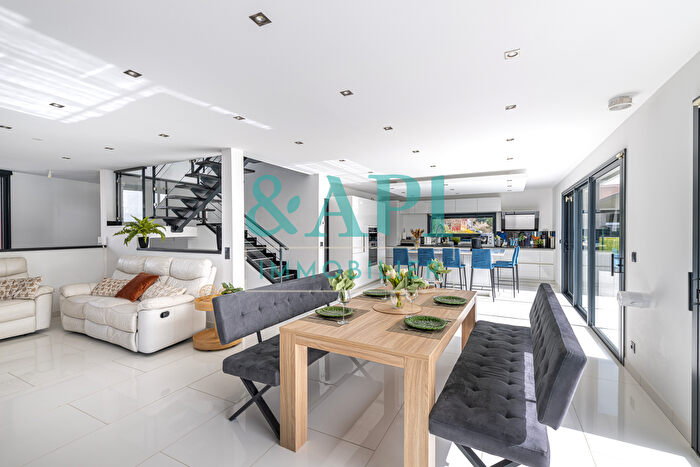 Anthy-sur-Léman : Maison 8 pièces à vendre