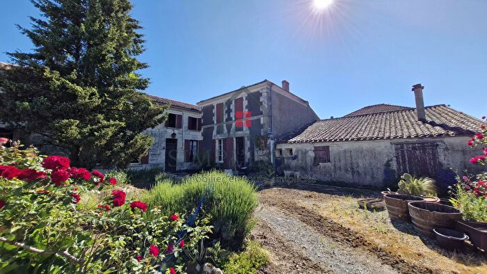 Maison 7 pièces à Champagne, à vendre