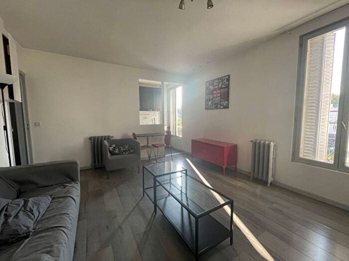 Appartement à louer - Villemomble - 2 pièces - 1 chambre