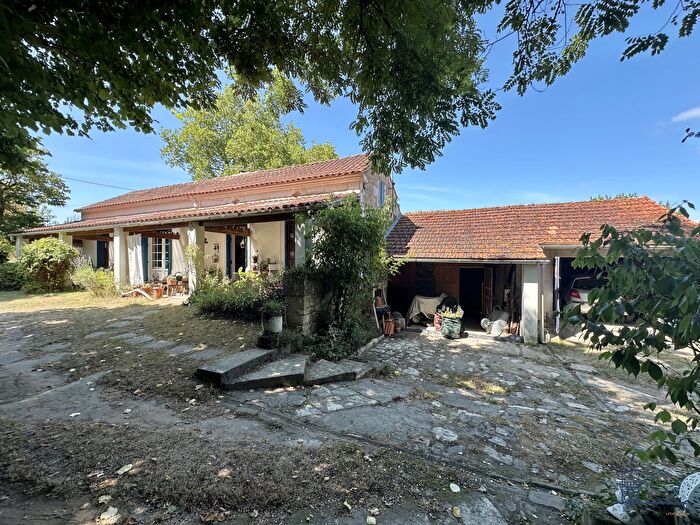 Maison à vendre - Boutenac-Touvent - 4 pièces - 3 chambres