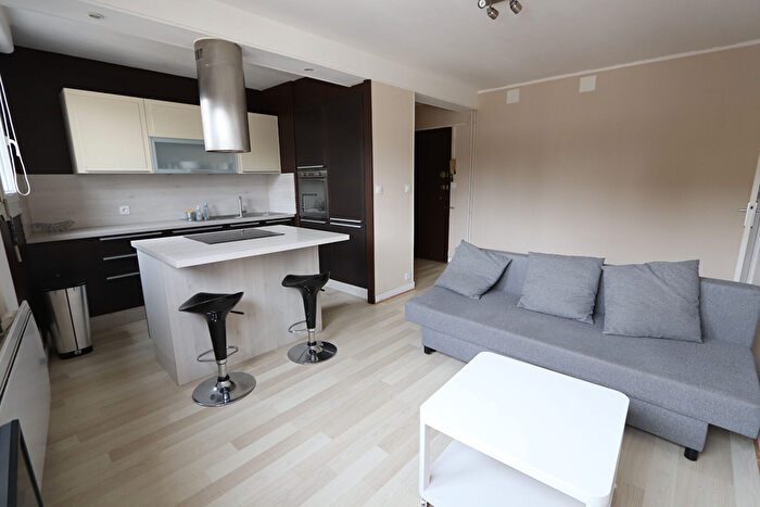 Orléans, Saint-Vincent, Pasteur : Appartement 2 pièces à louer