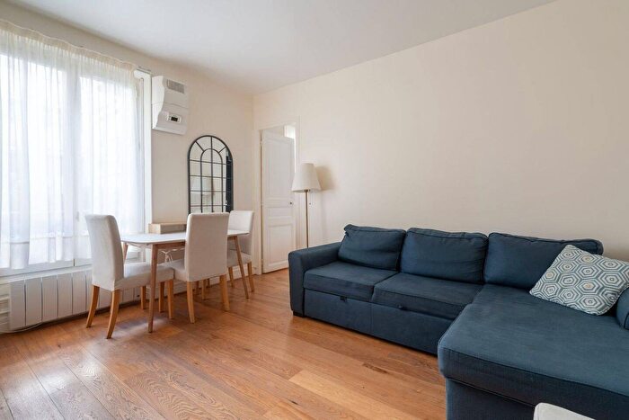 Appartement à louer - Dupleix-Motte Picquet, Paris ème arrondissement - 2 pièces - 1 chambre
