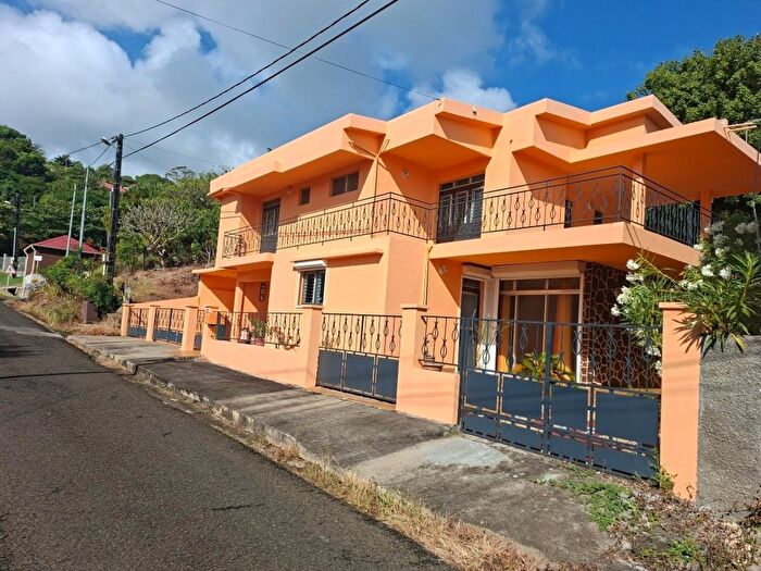 Maison à vendre - La Trinité - 8 pièces - 4 chambres