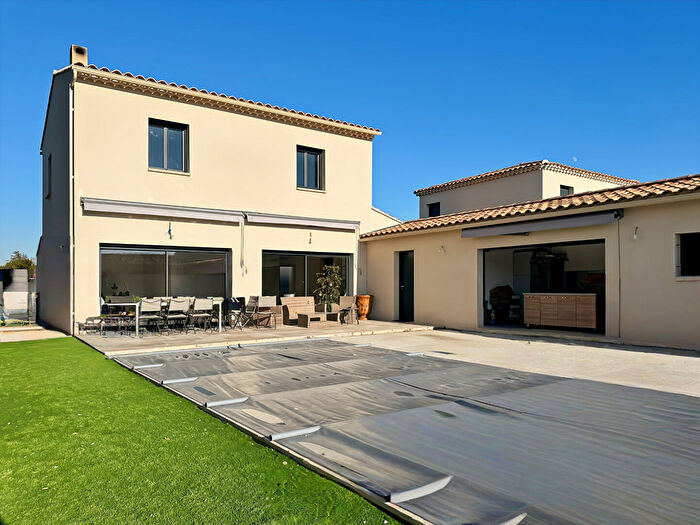 Maison à vendre - Eyragues - 7 pièces - 5 chambres