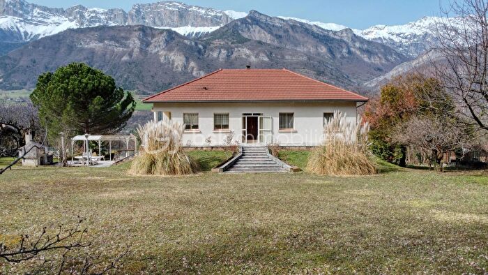 Maison à vendre - Saint-Martin-de-la-Cluze - 5 pièces - 3 chambres