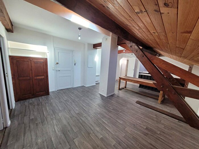 Appartement à louer - Auch - 2 pièces - 2 chambres