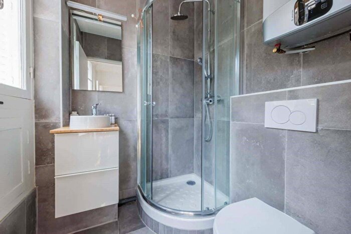 Appartement à louer - Pereire-Malesherbes, Paris ème arrondissement - 2 pièces - 1 chambre