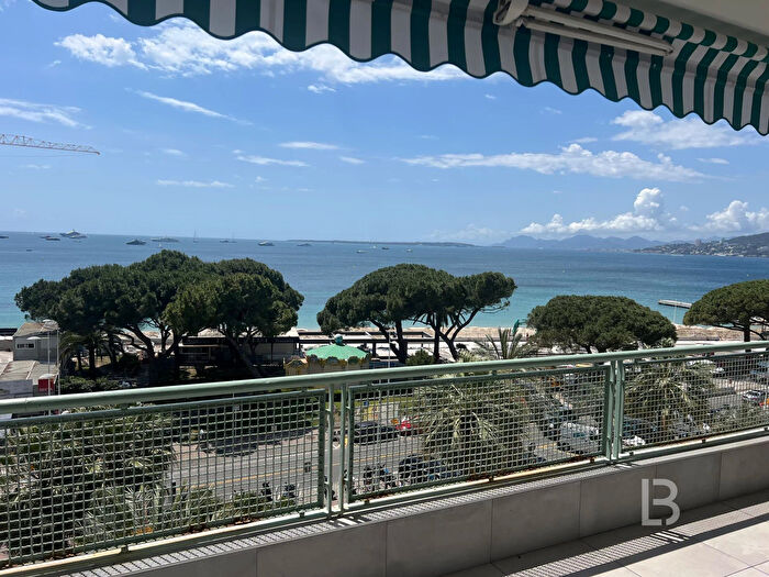 Appartement à vendre - Antibes - 5 pièces - 4 chambres