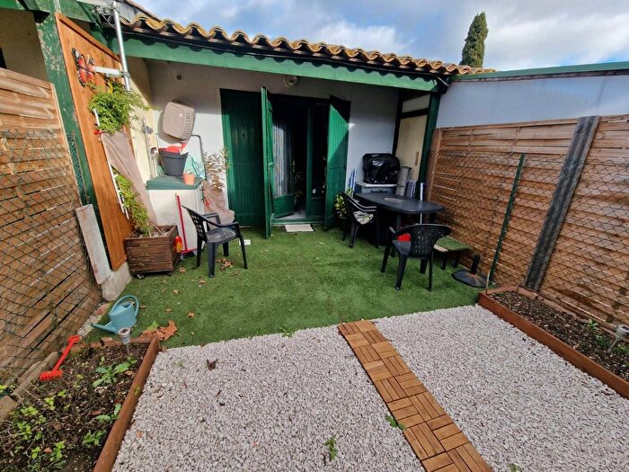 Maison à louer - Peripherie, Vias - 2 pièces - 1 chambre