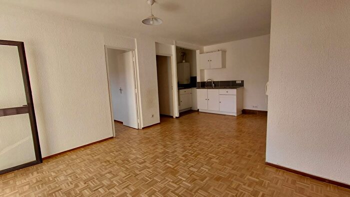 Appartement 2 pièces à Salon-de-Provence, Hautes Viougues, Saint-Come, Pavillon, à louer