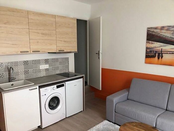 Appartement à louer - Croix Luizet, Villeurbanne - 1 pièce