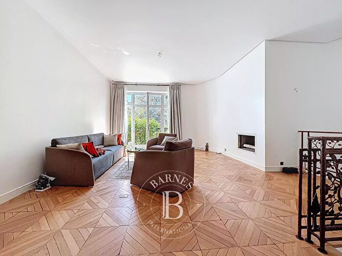 Appartement 6 pièces à louer à Paris 16ème, Chaillot