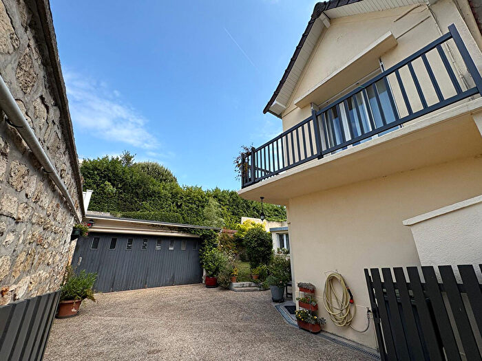 Maison à vendre - Maurecourt - 7 pièces - 4 chambres