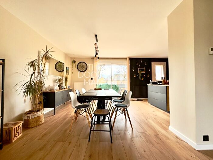 Maison à vendre - Changé - 5 pièces - 3 chambres