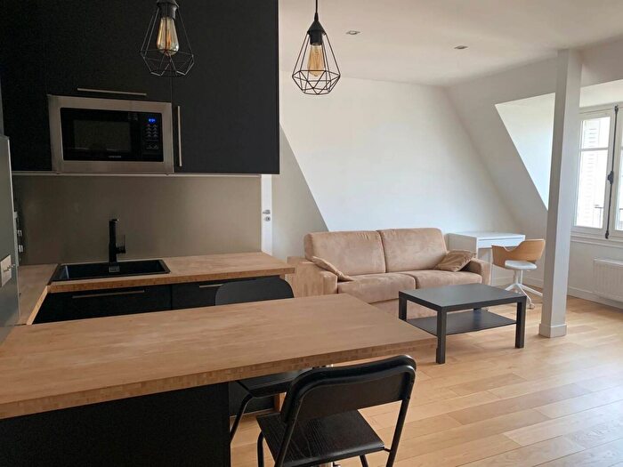 Appartement à louer - Courcelles-Wagram, Paris ème arrondissement - 1 pièce