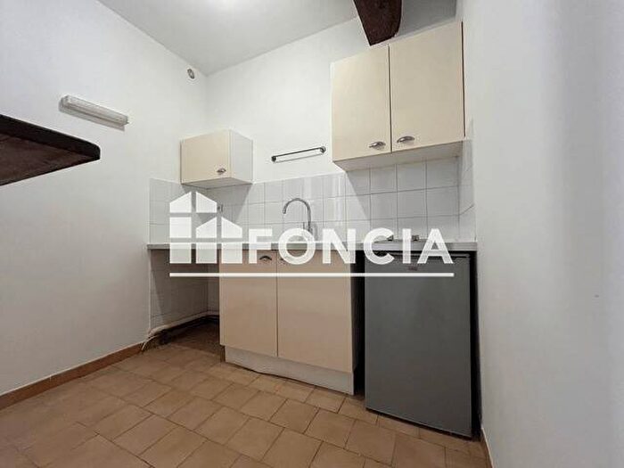 Appartement à louer - Esplanade, Nîmes - 1 pièce