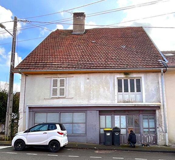 Maison 6 pièces à Vercel-Villedieu-le-Camp, à vendre