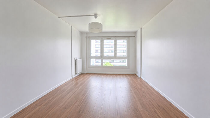 Saint-Denis, Delaunay, Belleville : Appartement 4 pièces à vendre