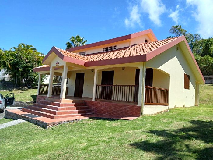 Maison à louer - Le Gosier - 6 pièces - 5 chambres