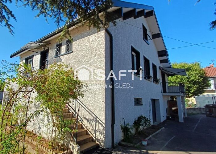 Saint-André-de-Corcy : Maison 7 pièces à vendre