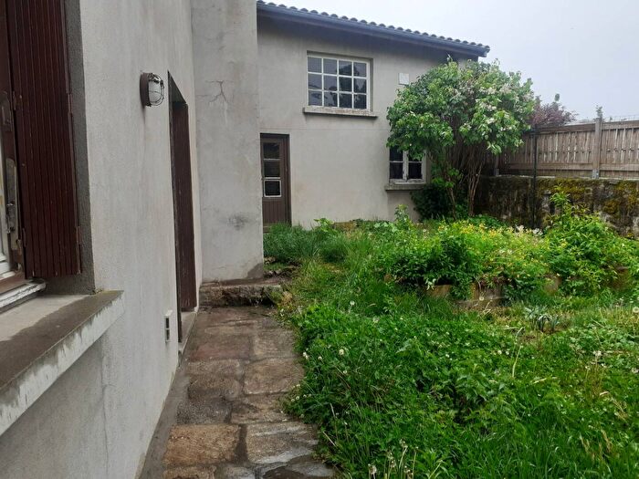 Marols : Maison 5 pièces à louer