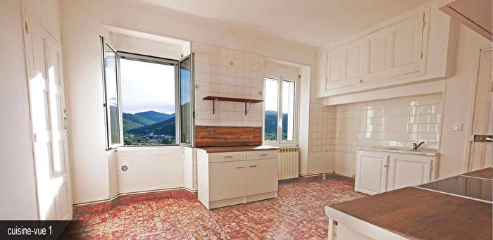 Est, La Grand-Combe : Appartement 3 pièces à louer
