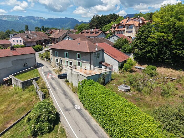 Maison 7 pièces à Grilly, à vendre