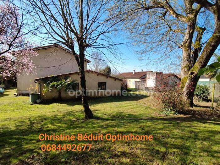 Maison 5 pièces à vendre à Saint-Amant-de-Bonnieure