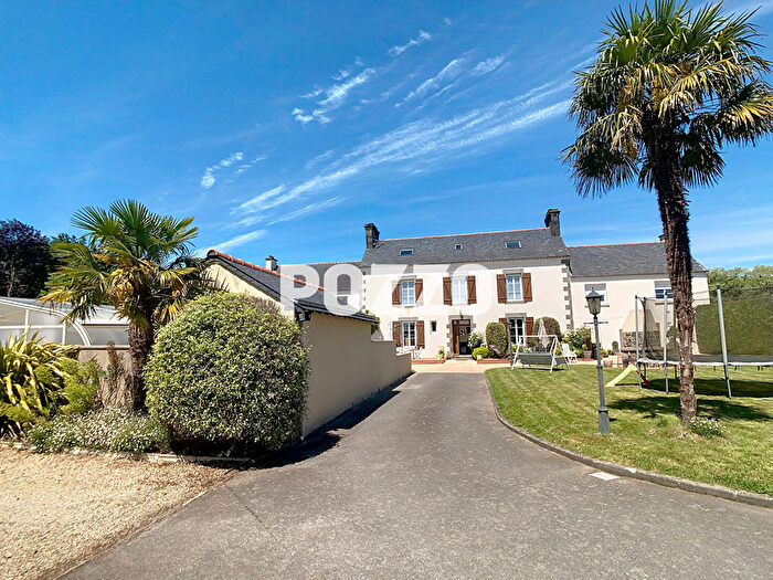 Roz-Landrieux - Maison 18 pièces à vendre