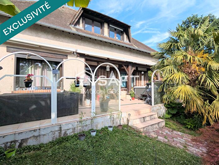 Bonneville-sur-Touques : Maison 6 pièces à vendre