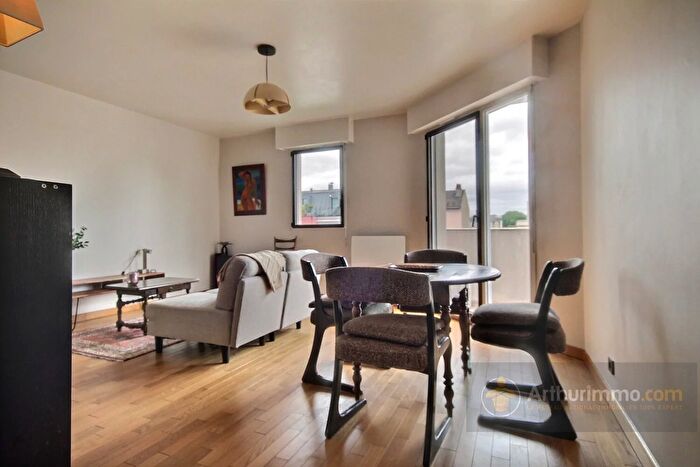Charenton-le-Pont, Pasteur, Saint-Pierre : Appartement 2 pièces à louer