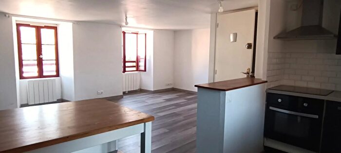 Appartement 4 pièces à Ambon, à vendre