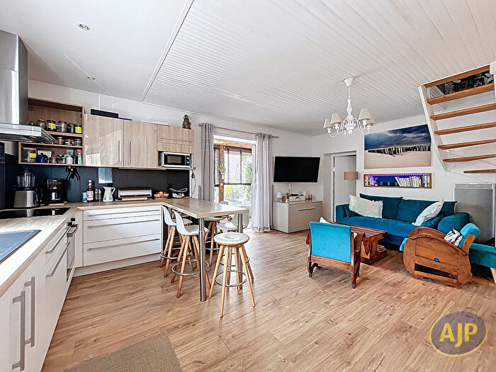 Maison à vendre - Gujan-Mestras, Centre-ville - 5 pièces - 4 chambres