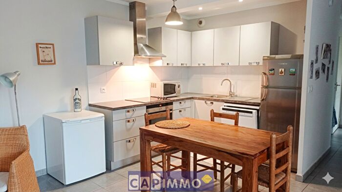 La Roquebrussanne : Appartement 3 pièces à louer