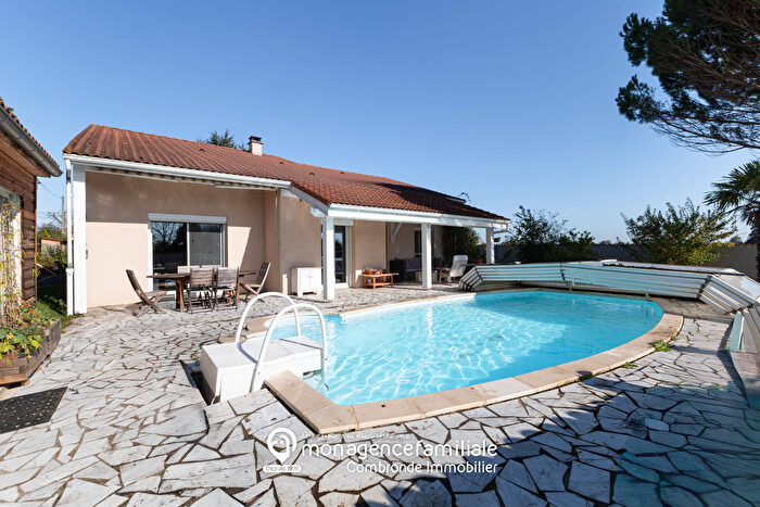 Maison à vendre - Ménétrol - 7 pièces - 5 chambres