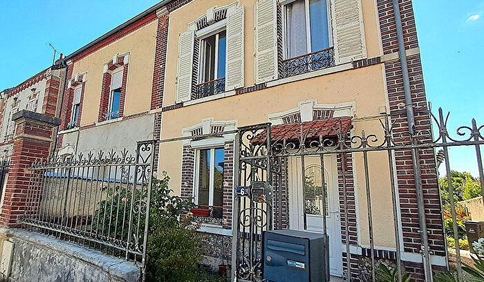 Romilly-sur-Seine, Centre-ville, Gare, Lion, Les Hauts Buissons : Maison 5 pièces à vendre