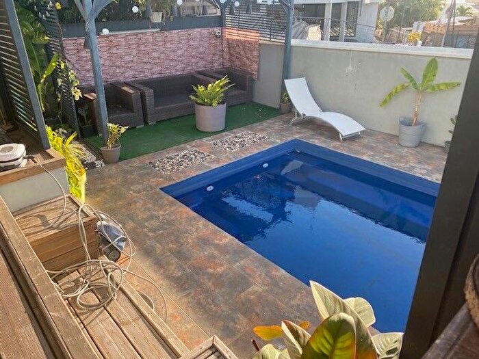 Maison à vendre - Saint-Paul - 6 pièces - 5 chambres