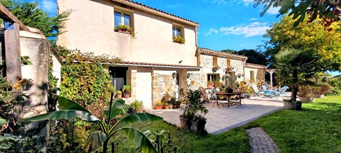 Maison à vendre - Teuillac - 6 pièces - 2 chambres