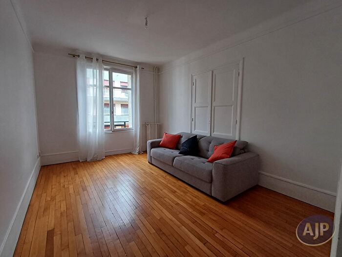 Appartement à louer - Paris e , Muette-Nord, Trocadéro - 2 pièces - 1 chambre