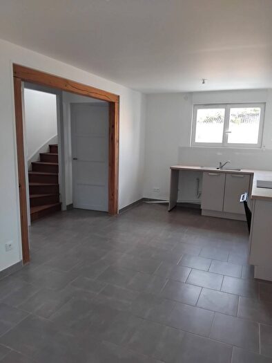 Maison à louer - Nérondes - 4 pièces - 2 chambres