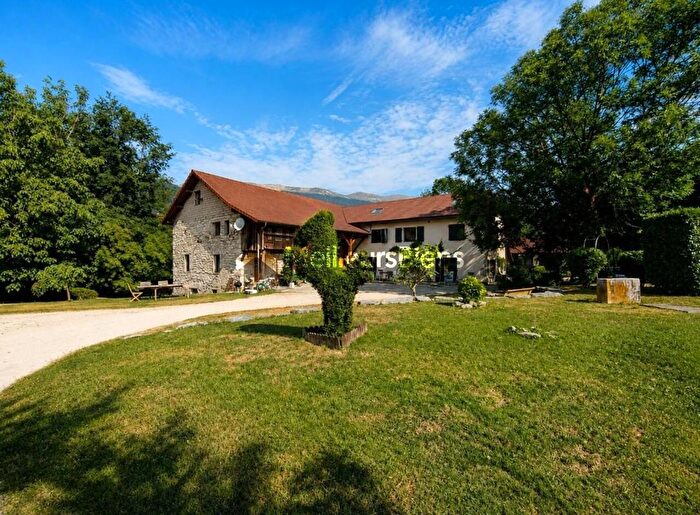 Maison 6 pièces à Saint-Genis-Pouilly, à vendre